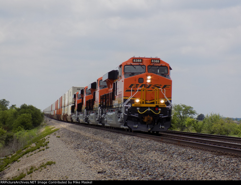BNSF 8388